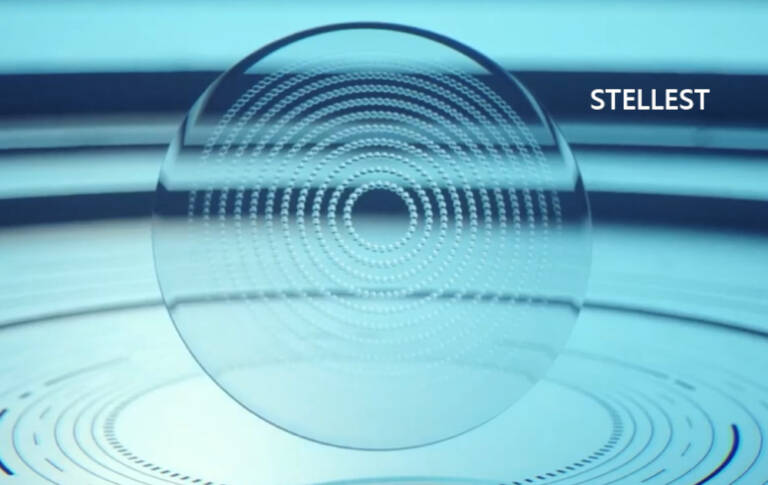 Lenti per la miopia dei bambini? Essilor Stellest con microlenti ...